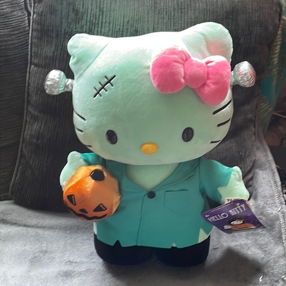 Hello Kitty | Holiday | Hello Kitty Halloween Greeter | Poshmark